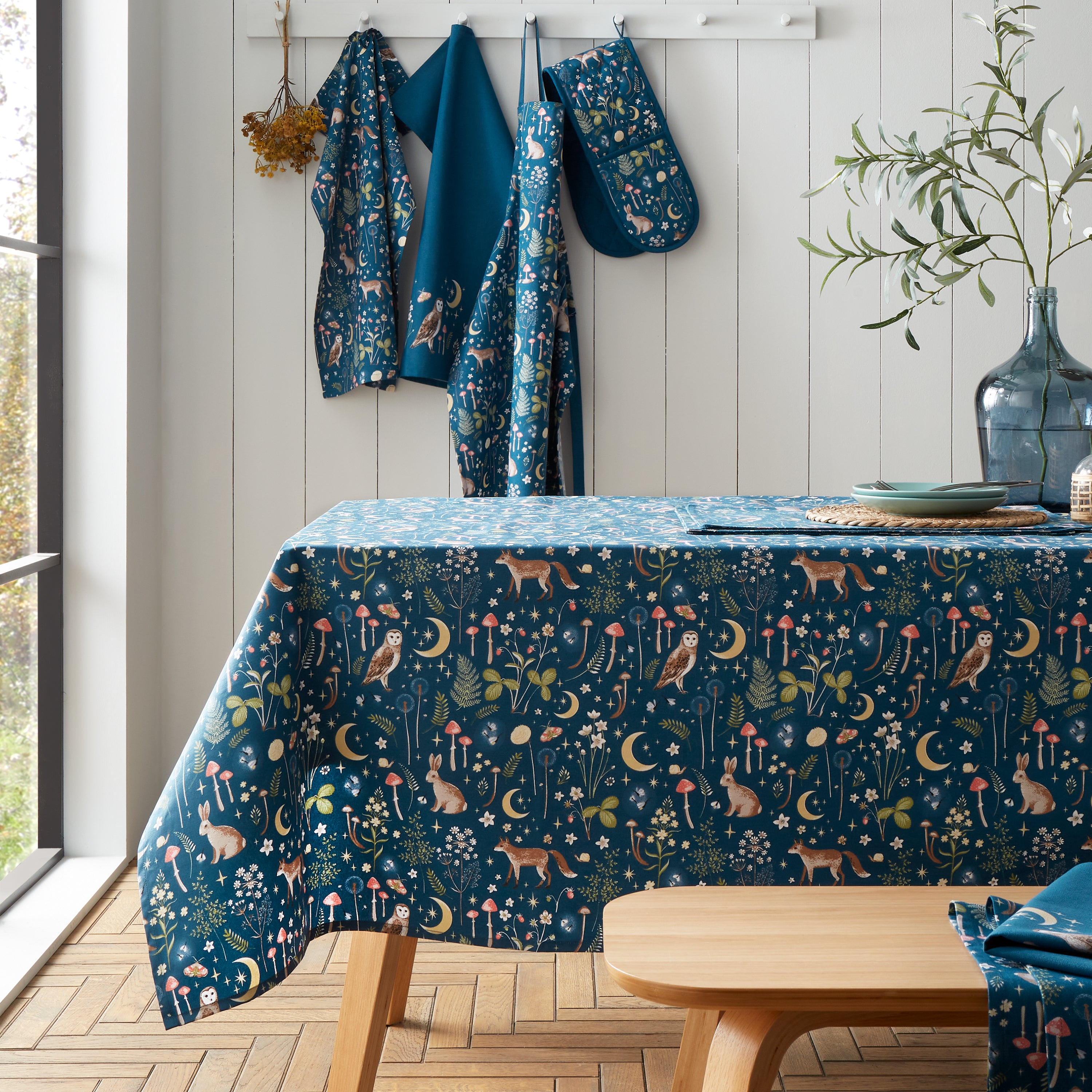Catherine Lansfield Enchanted Twilight Table Cloth – Quality Poles